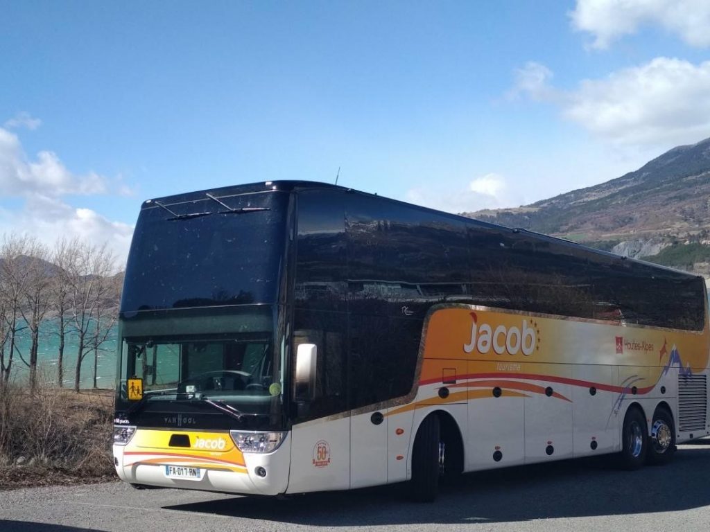 Transport en autocar à Gap - Jacob Tourisme Hautes-Alpes